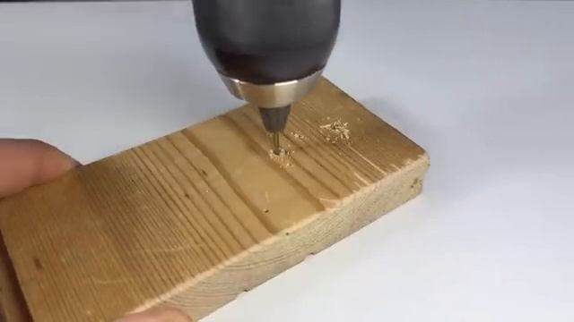 Удивительный способ заточить нож до бритвенной остроты всего за 3 минуты.