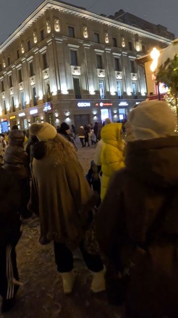 Очередь на весы с мандаринками