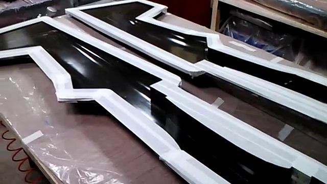 №2- Подготовленные к покраске матрицы фюзеляжа .