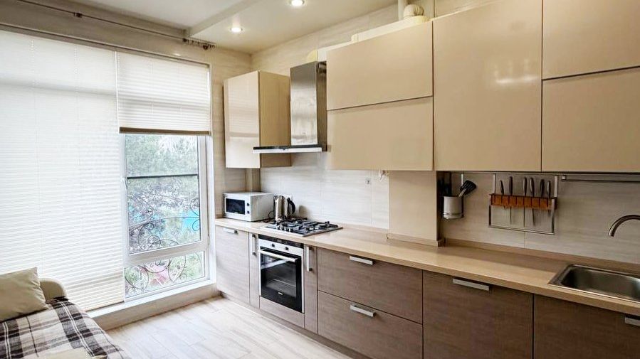 Квартира в Геленджике цена 14 млн.р. Двушка на Курзальной.  Квартиры в Геленджике без лишних слов !