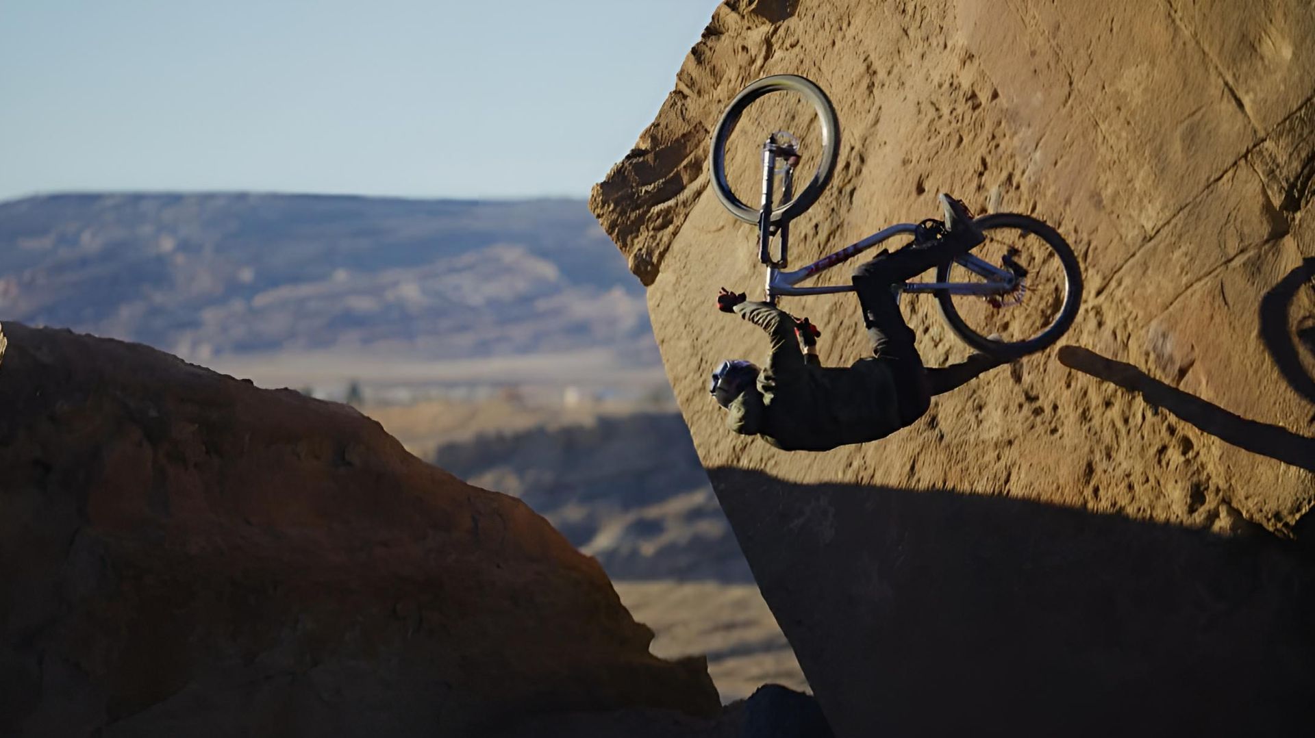 Брэндон Семенук покажет крутой фристайл MTB