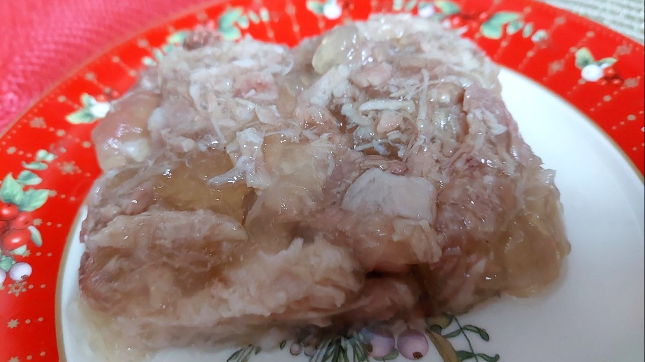 Холодец из рульки, ушек и ножки. Пикантный, плотный и прекрасно желируется
