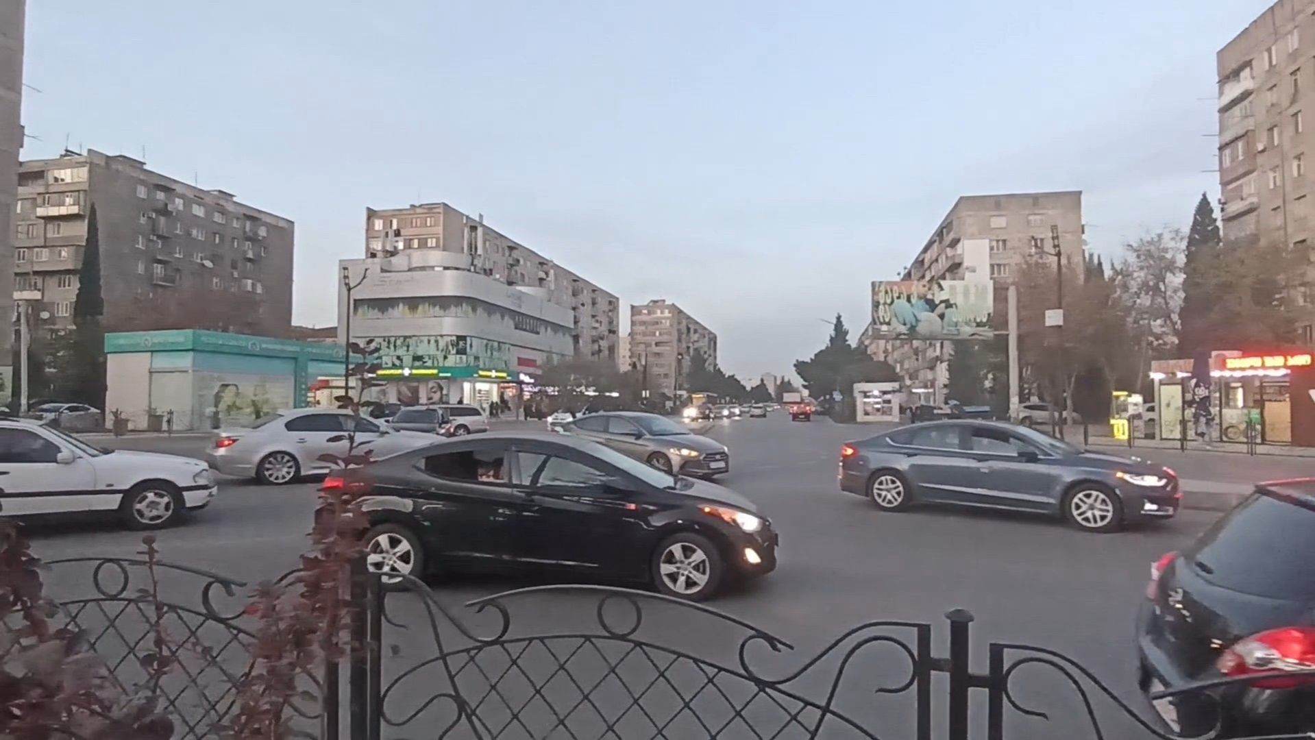 Прогулка по Рустави 20.11.2025 (круг на Тодрия, дом номер 19 на улице Тодрия в Рустави)