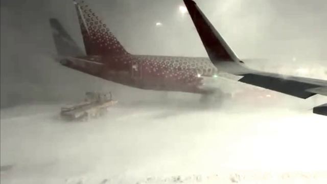 Сильная метель накрыла аэропорт Казани