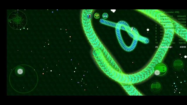 Набрал 100 000 массы в Wormax.io. Ошибся - принял другое тело за своё. Пытаюсь выйти в ТОП.