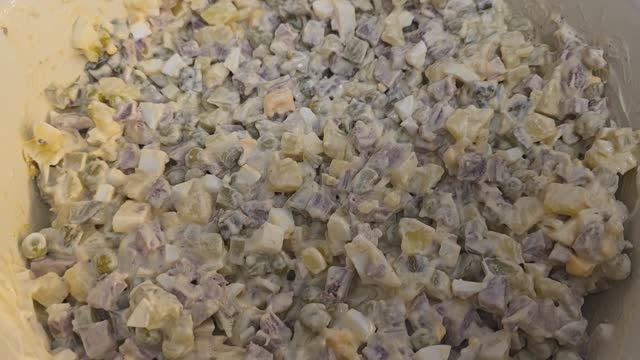 Рождественский оливье с языком😁