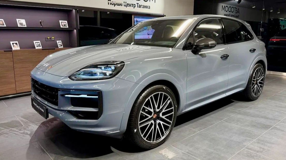 Porsche Cayenne 2025 Arctic Grey/Bramble