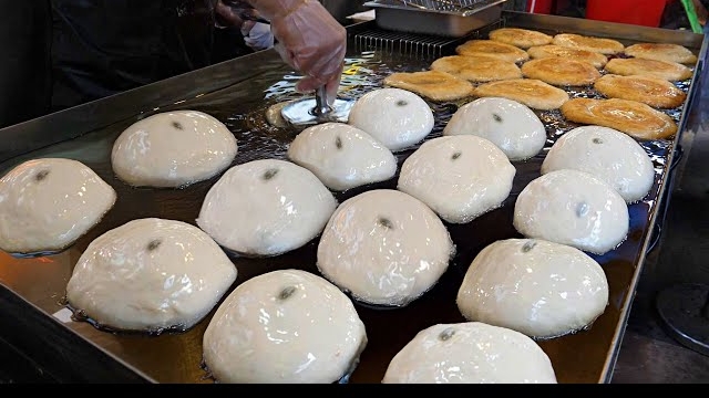 подборка хоттоков (корейских оладьев со сладкой начинкой)