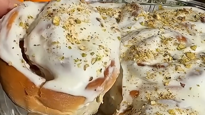 Воздушные СИННАБОНЫ с грушей и шоколадом...🥐🍐🍫😋