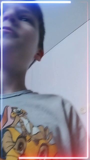 я наплёл паутину в маминой комнате как дядя Шнюк