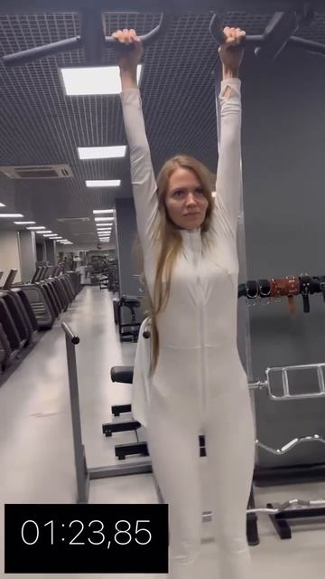 Вис на турнике