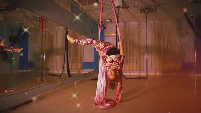 Выступление Екатерины! Воздушная акробатика в Измайлово (Первомайская, ВАО, Москва).