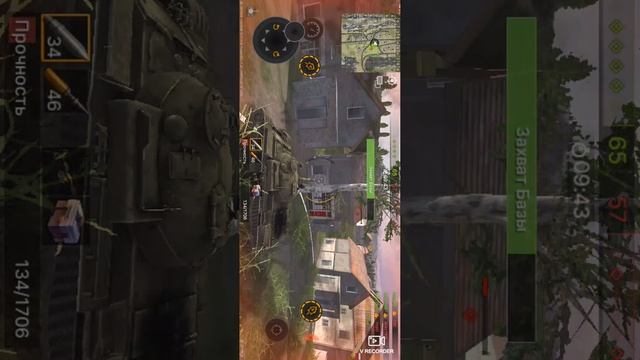 танк друг на поле боя