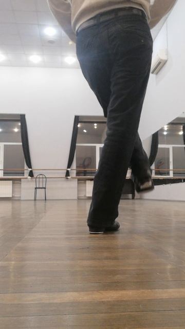 Степ /Чечетка/  поворот вправо.