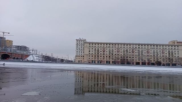 Красиво!Пушкинская набережная Москва реки, пешеходная, спортивная аллея для активного отдыха