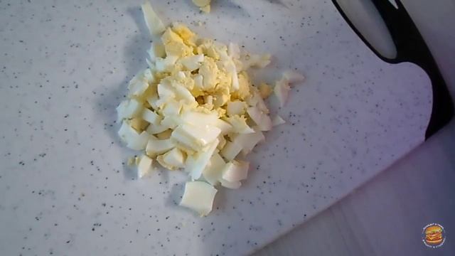 Салат Застолье с копчёной курицей