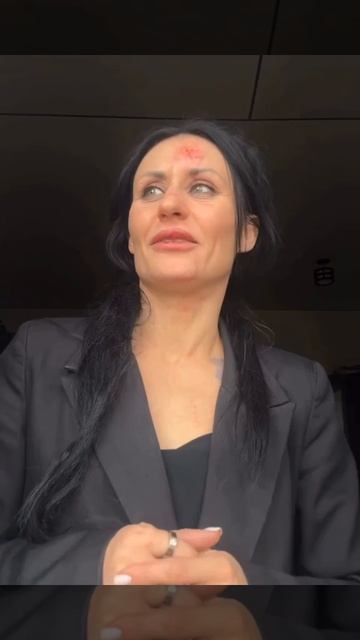 Девушка, которую ударил бородач, поделилась подробностями инцидента.