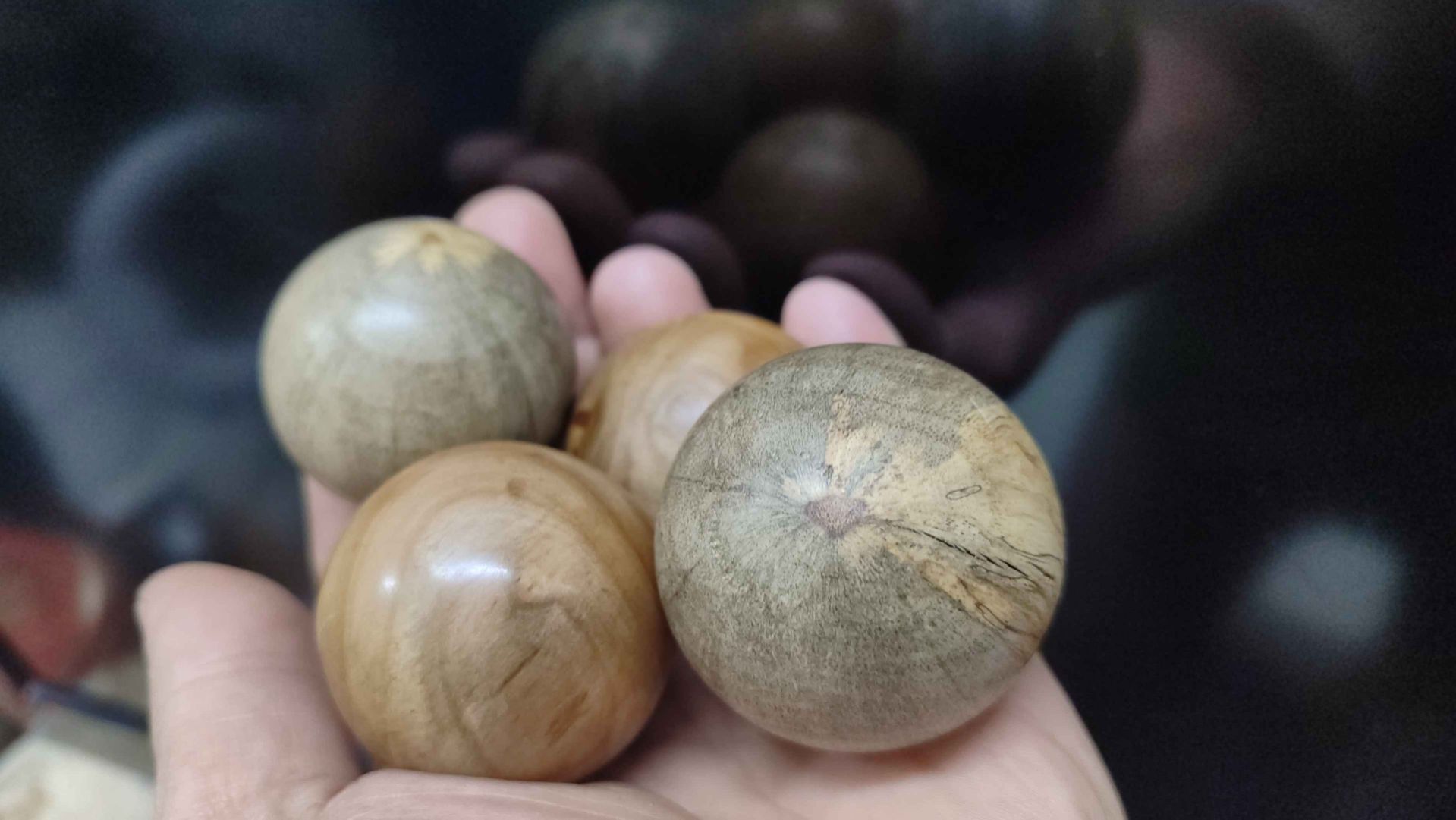 Шары из хурмы и яблони для моего друга.