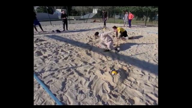 Планка на песке с BlazePod, упражнение на реакцию и скорость