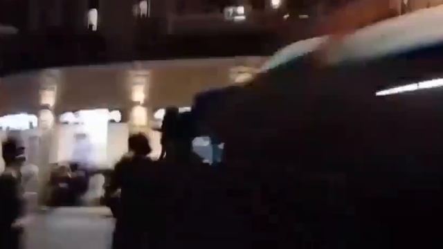 В Израиле автобус врезался в толпу протестующих ультраортодоксальных иудеев.