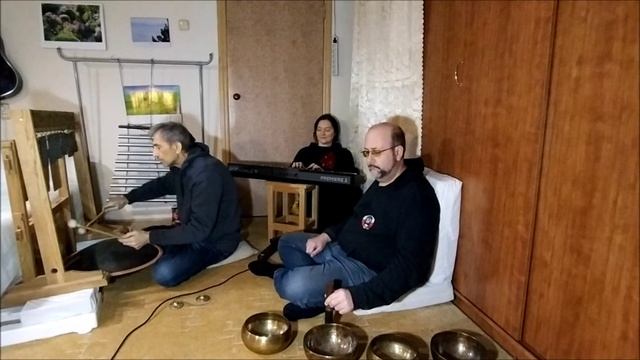 "Тихо падает снег на фоне ночной полной Луны". Музыка для медитации