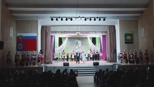 Праздничный концерт к 8 Марта в ДК им. Горького