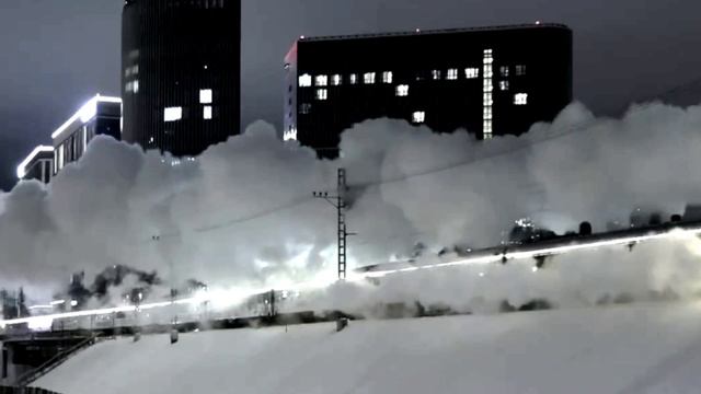 Поезд Дед Мороза едет по Москве