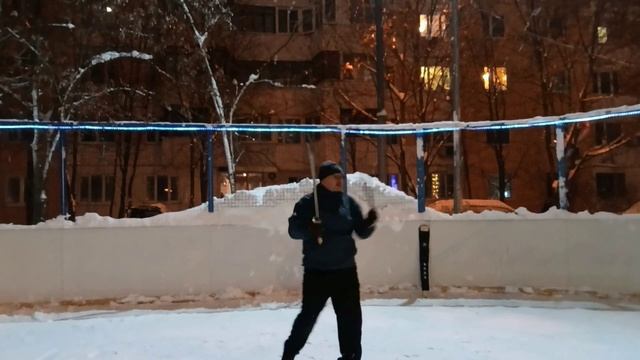 Вечерняя разминка с парными мечами Дао (4)