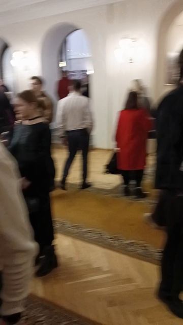 в театре (сори за ракурс)