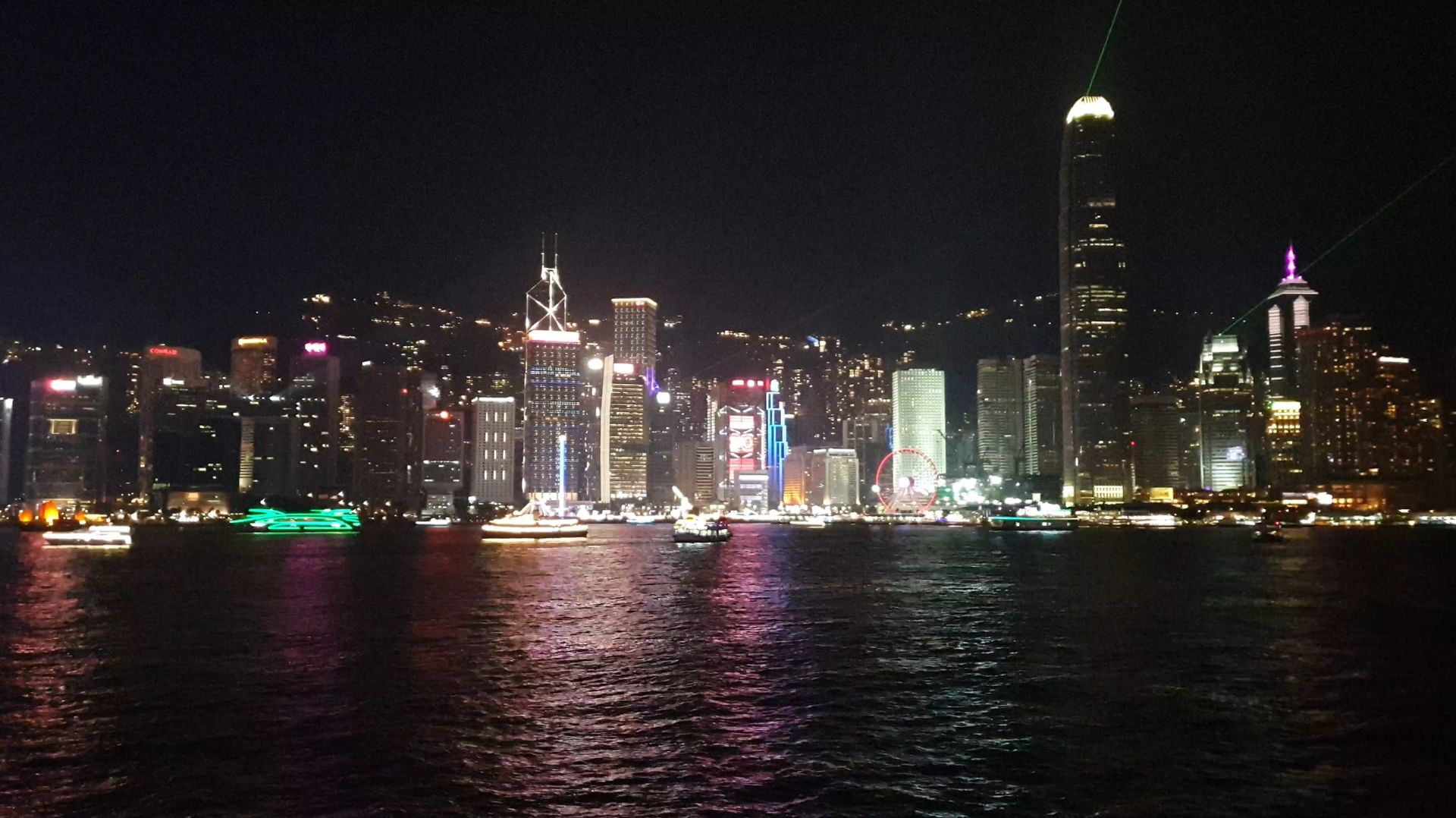 Светомузыкальное шоу "Симфония огней" в Гонконге