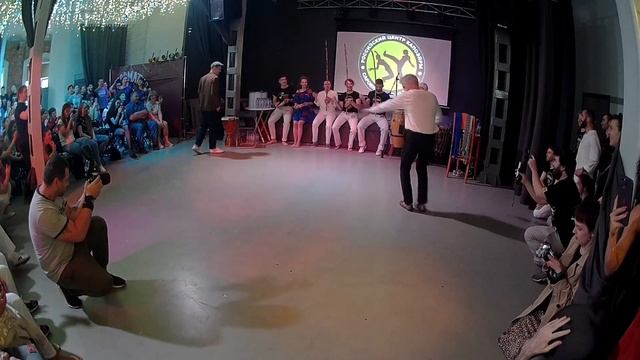 Mestre Ta Russo e Contra-Mestre Coringa. Angola. Formatura 2023.