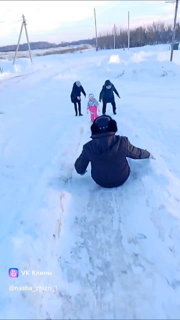 Деревня, горки рождество. #праздничныйчилл #всенакаток #снежныйразгон #зиманапаузе #наканикулах