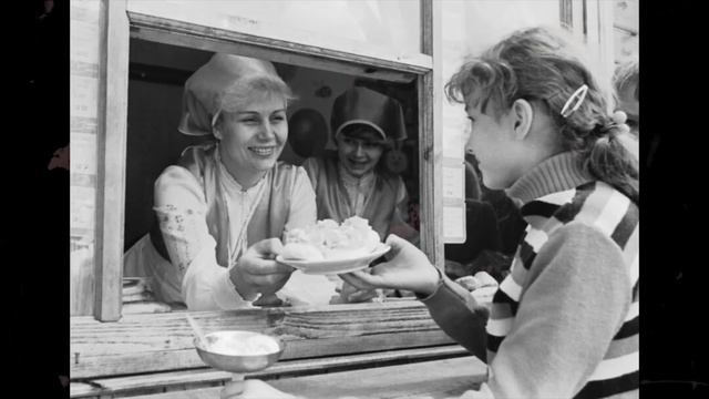 6 Легендарных уличных блюд СССР, за которыми стояли очереди