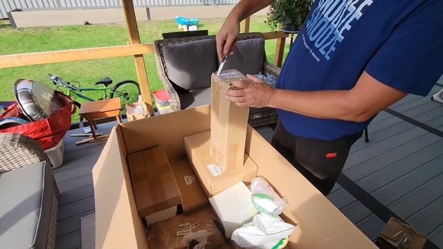 🎁 ОТКРЫВАЕМ ТАИНСТВЕННУЮ КОРОБКУ С АУКЦИОНА! Что внутри(@BoxAuctionInCanada)