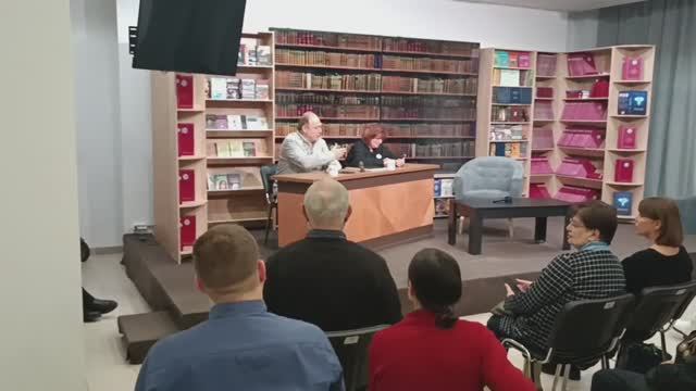 Александр Колпакиди открыл встречу "Свободу Мадуро и Флорес!" в Книжном Дне, 11 января 2026 года