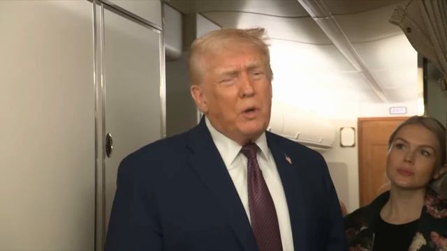 Президент Трамп общается с прессой на канале Air Force One, 11 января 2026 года