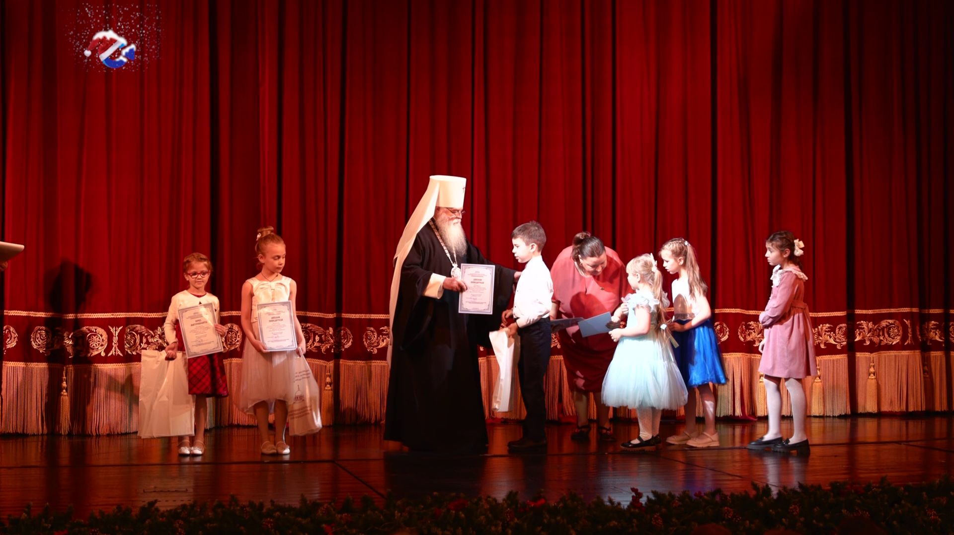 В Музыкальном театре Карелии прошла традиционная епархиальная Рождественская ёлка