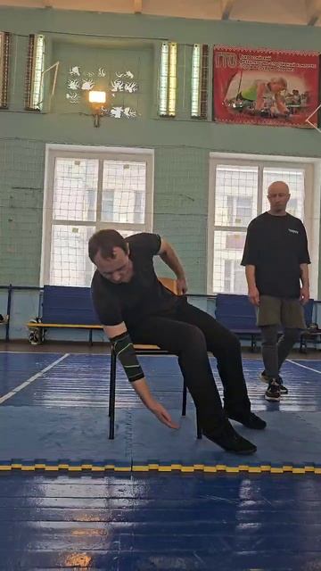 И ведь максимально мягко упал со стула