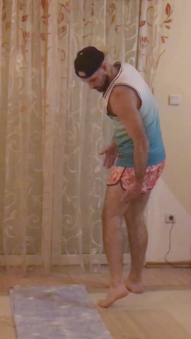 🏋️ Делаю растяжку перед тренировкой ног. / Тренировка ног дома. / Разминка перед тренировкой.