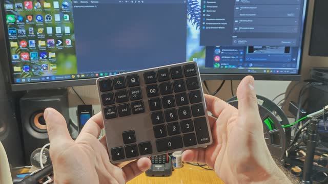 Беспроводная половина клавиатуры :-)