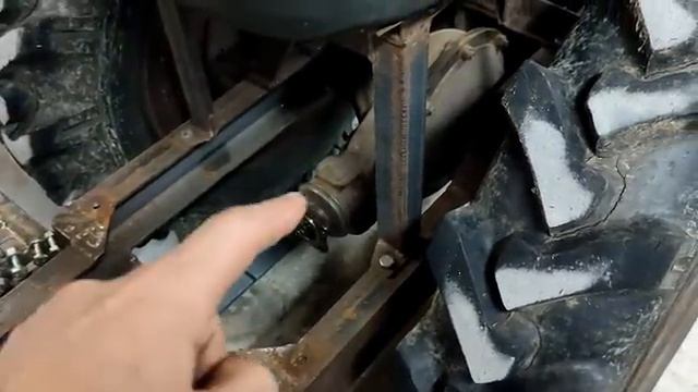 ДЕЛАЮ ТРАКТОР БЕЗ ЦЕПЕЙ И ШКИВОВ продолжение неудачная сборка
