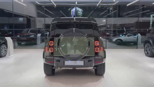 Land Rover Defender 2026
