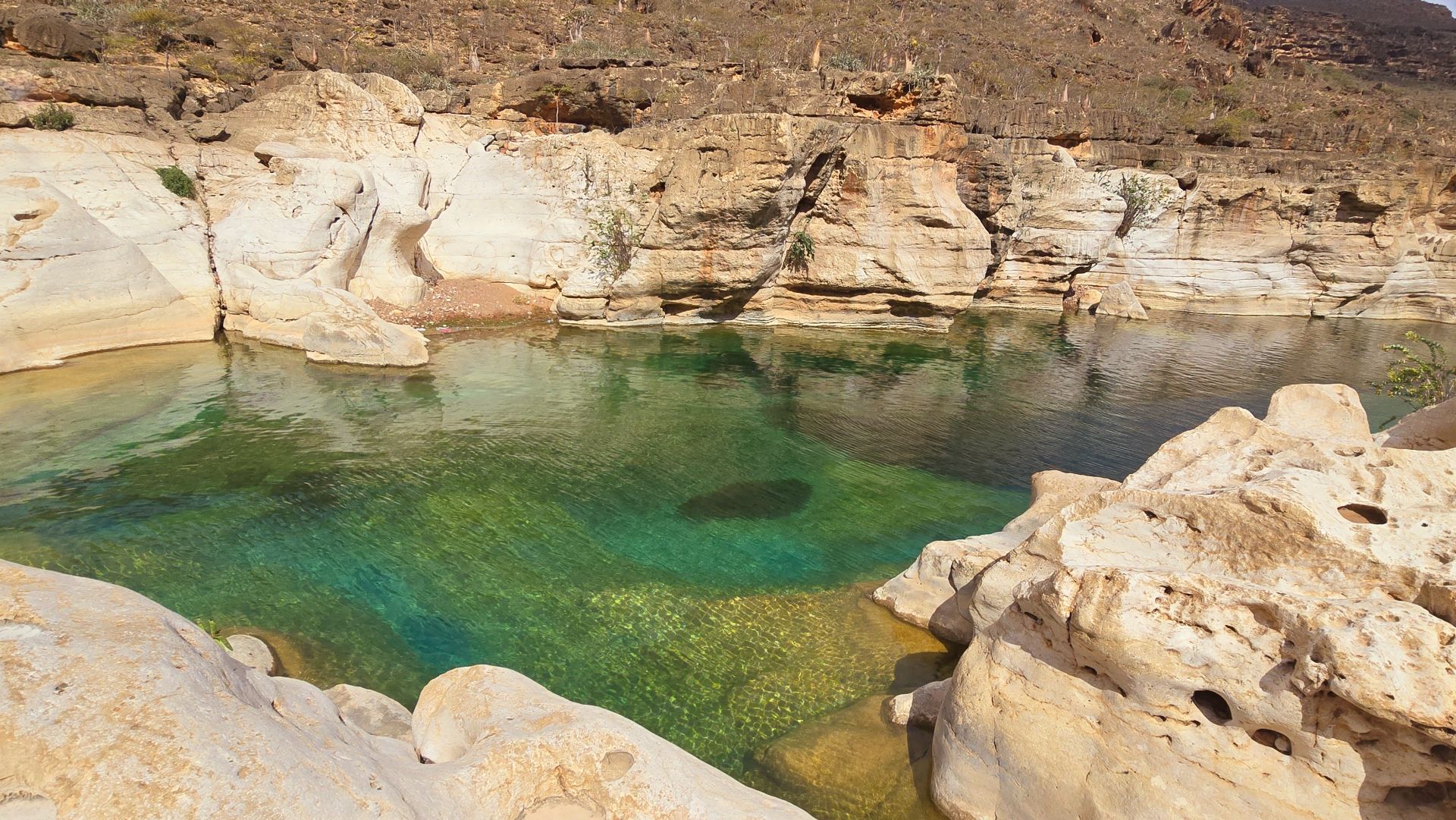 Сокотра, застряли в дюнах и едем купаться в горное озеро