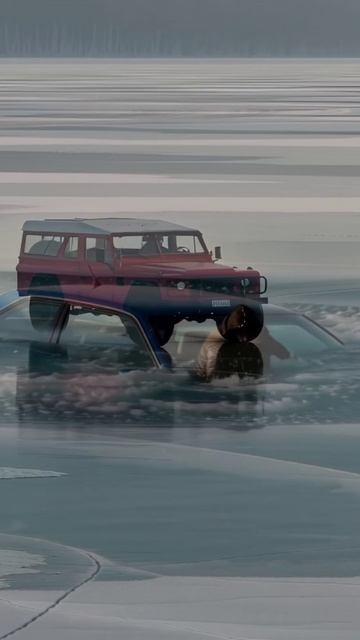 Машины уходят под лёд