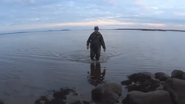 АРКТИКА Рыбалка в Броднях штанах Северная Карелия Ловим корюшкуселёдку.