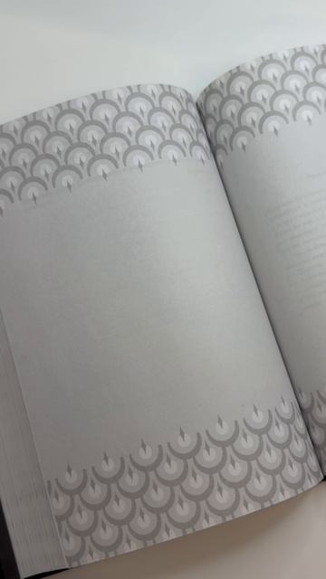 «Большая книга мудрости» (с короной)