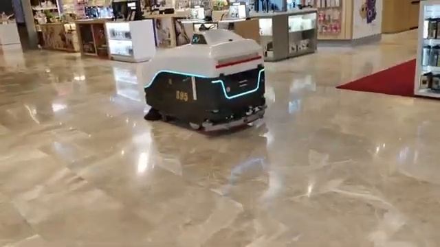 KOKOBOTS S95: Флагманский автономный робот для уборки огромных площадей