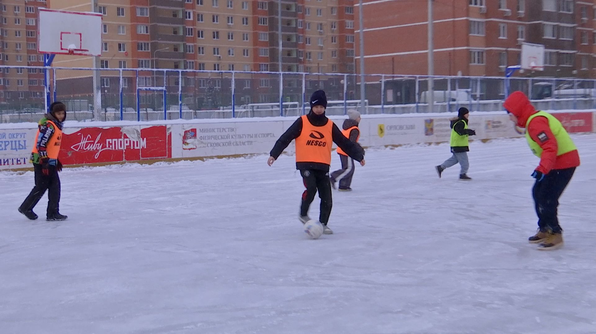 Спортивные эстафеты на льду