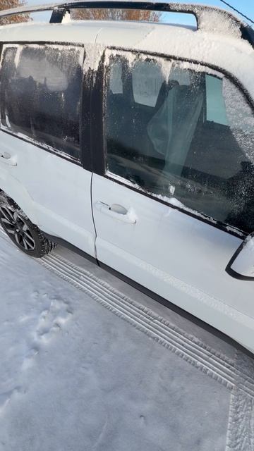 2025 LADA NIVA TRAVEL