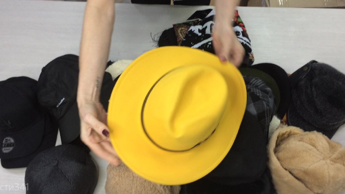 сти341. Шапки, перчатки новые